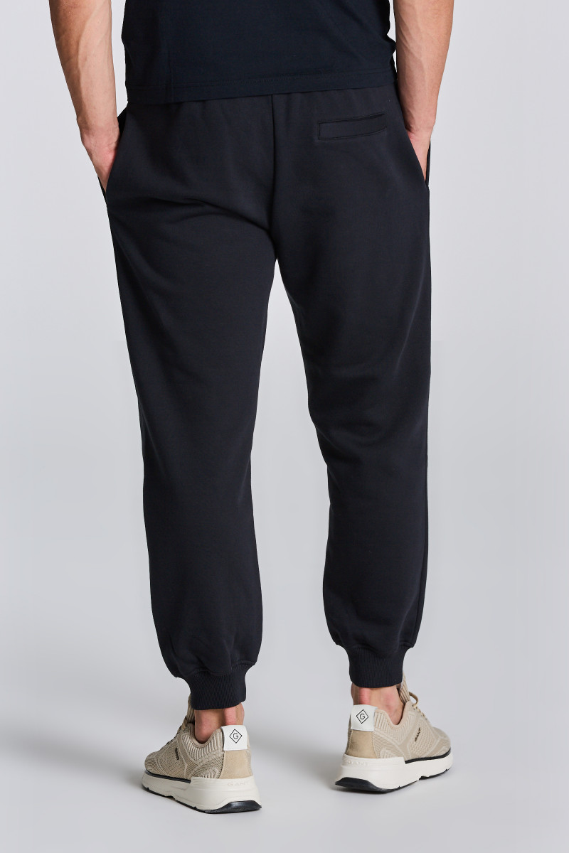 TEPLÁKY GANT TONAL ARCHIVE SHIELD PANTS black | GANT CZ