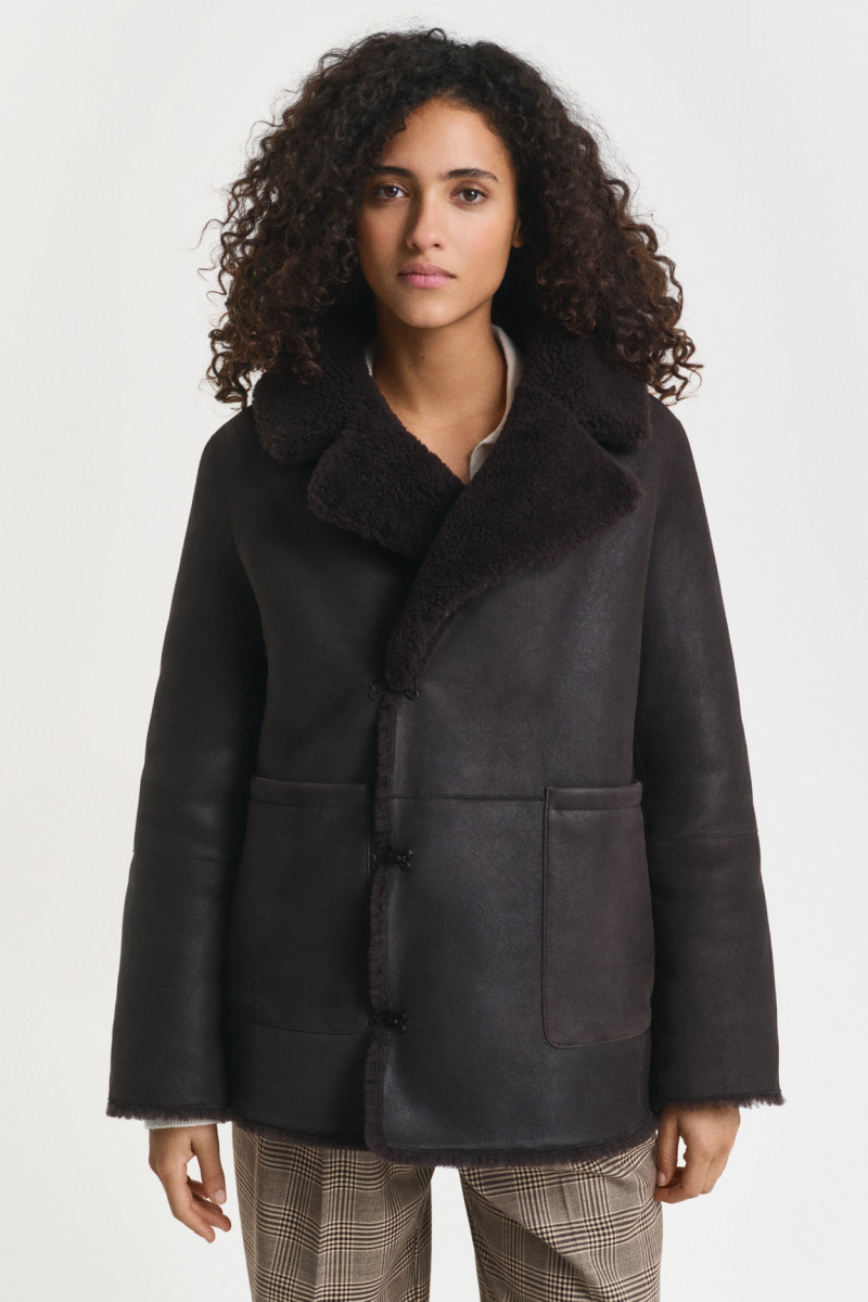 BUNDA GANT REVERSIBLE SHEARLING PEACOAT DEEP BROWN | GANT CZ
